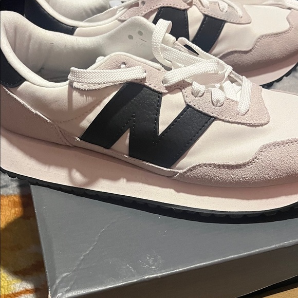 New Balance | Shoes | New Balance White And Black Athletic Shoes | Poshmark